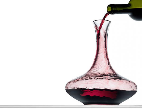 ¿Cuándo y cómo decantar un vino? 10 reglas básicas - Bodegas Tritium